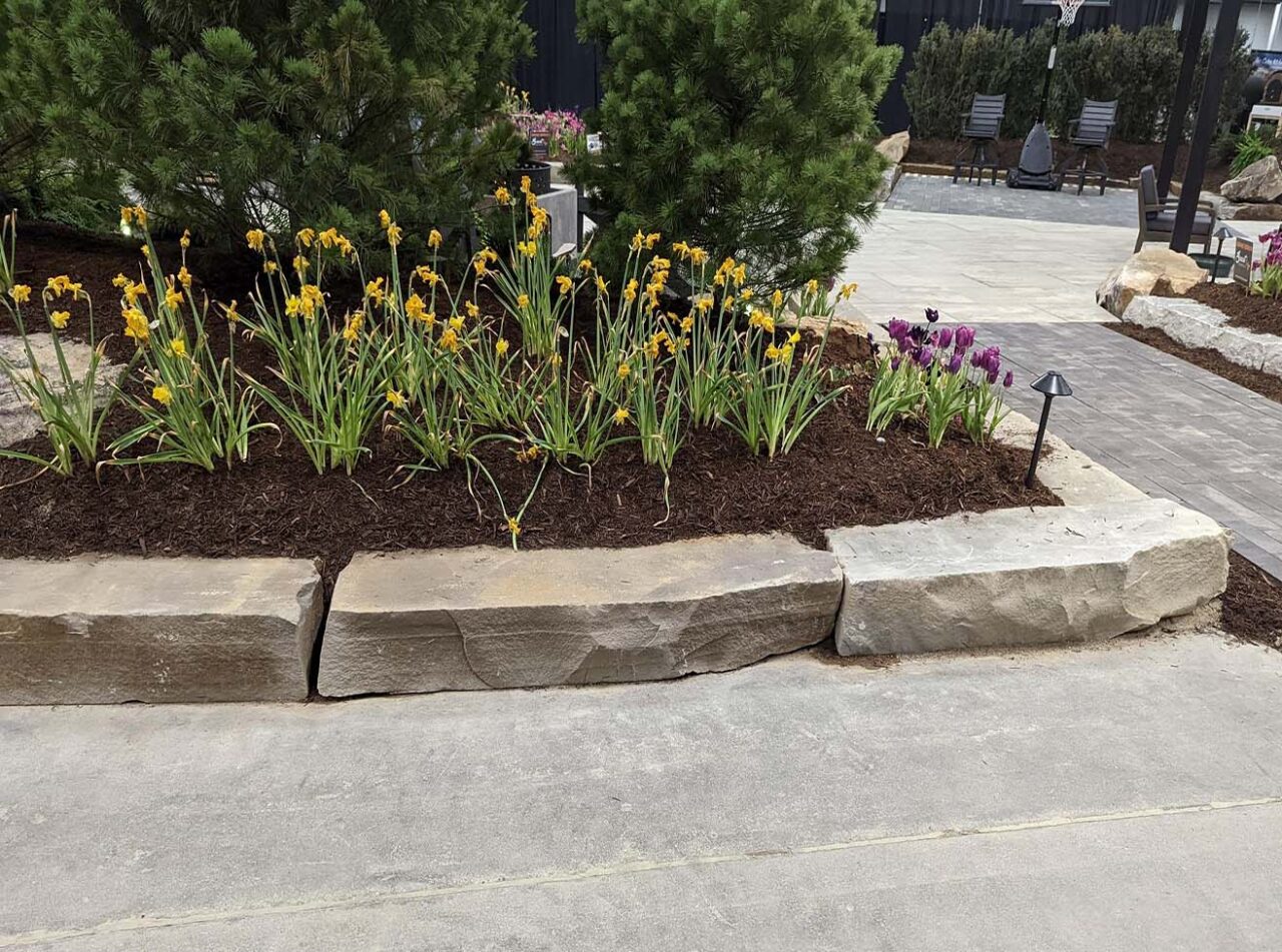 Glacial Granite Boulders XL – Green Stone Company